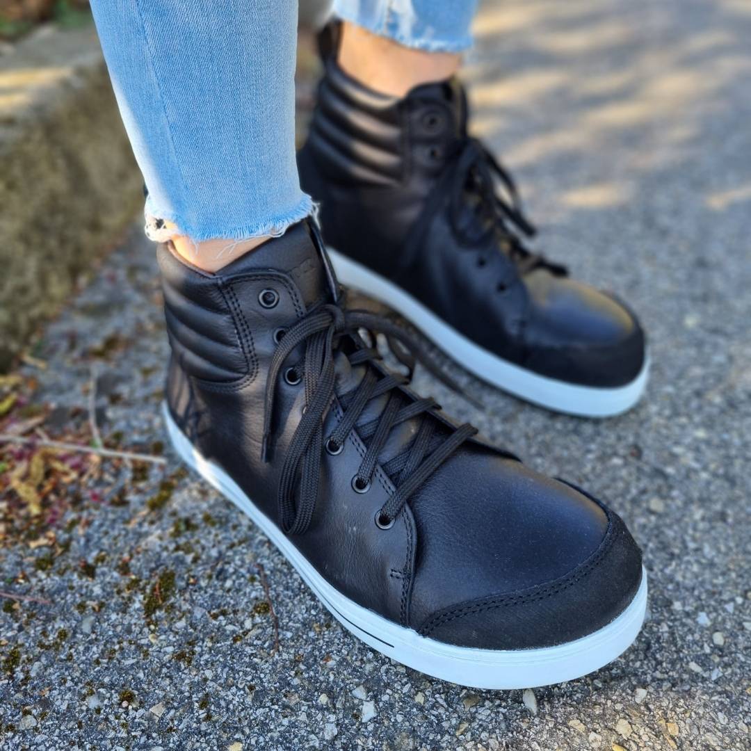 The Best Barefoot Work Boots for Comfort and Protection - Barefoot Universe