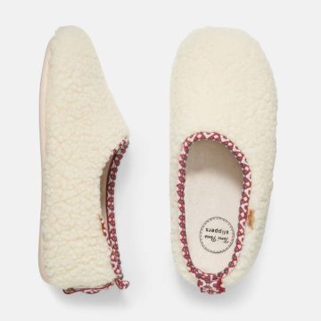 The Best Barefoot Slippers to Keep Your Feet Cozy at Home - Barefoot ...