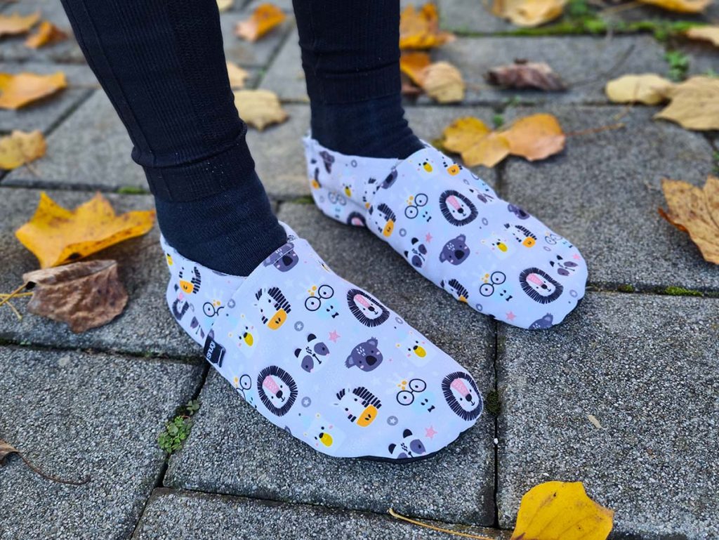 The Best Barefoot Slippers to Keep Your Feet Cozy at Home - Barefoot ...