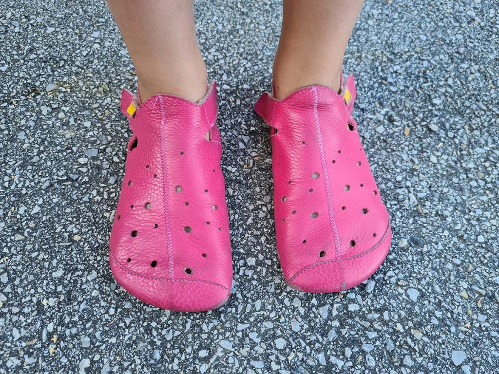 The Best Barefoot Slippers to Keep Your Feet Cozy at Home - Barefoot ...