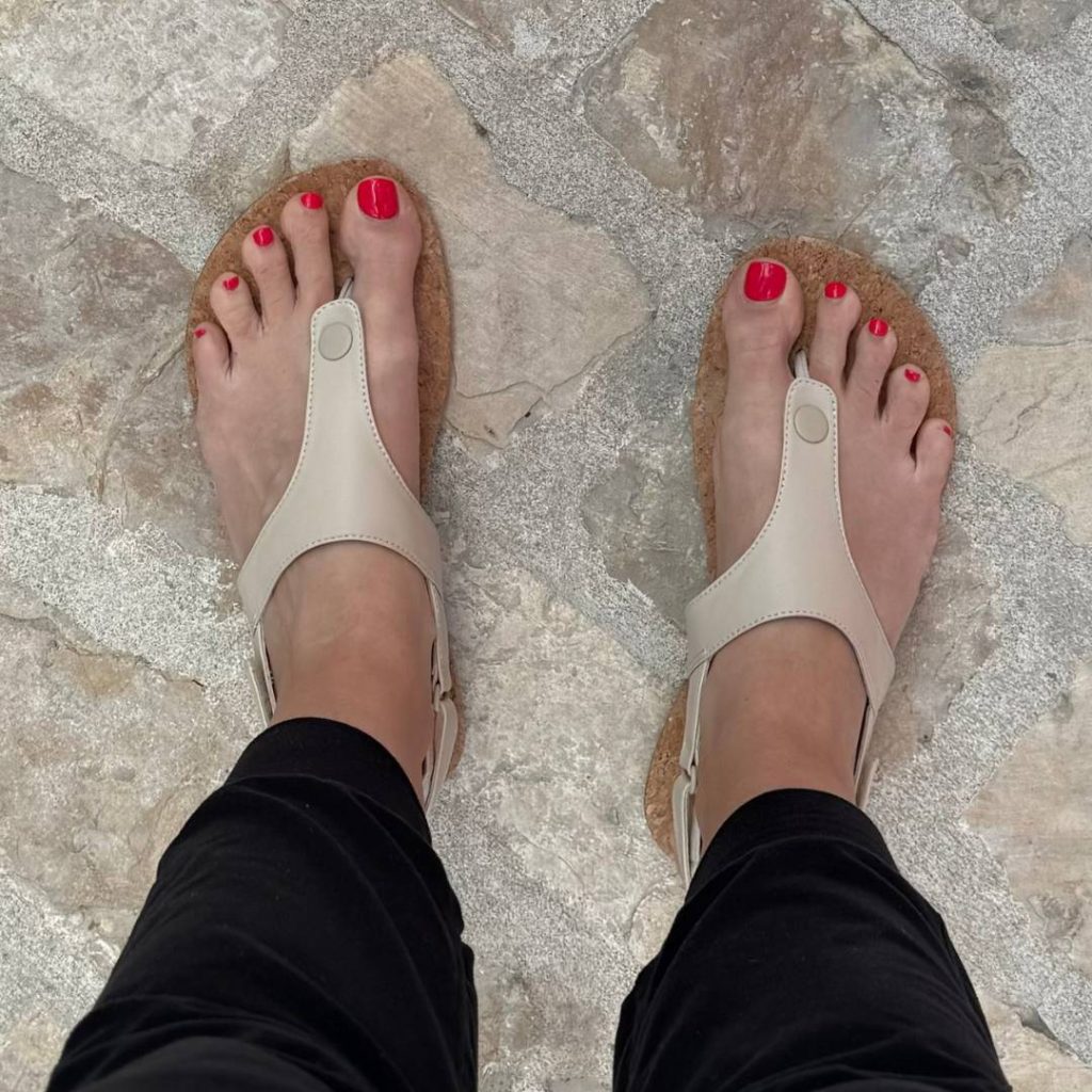 Best Barefoot Sandals for Women (Stylish & Everyday Wear) - Barefoot ...