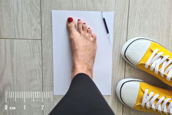 Ultimate Guide: How to Measure Feet for Barefoot Shoes - Barefoot Universe