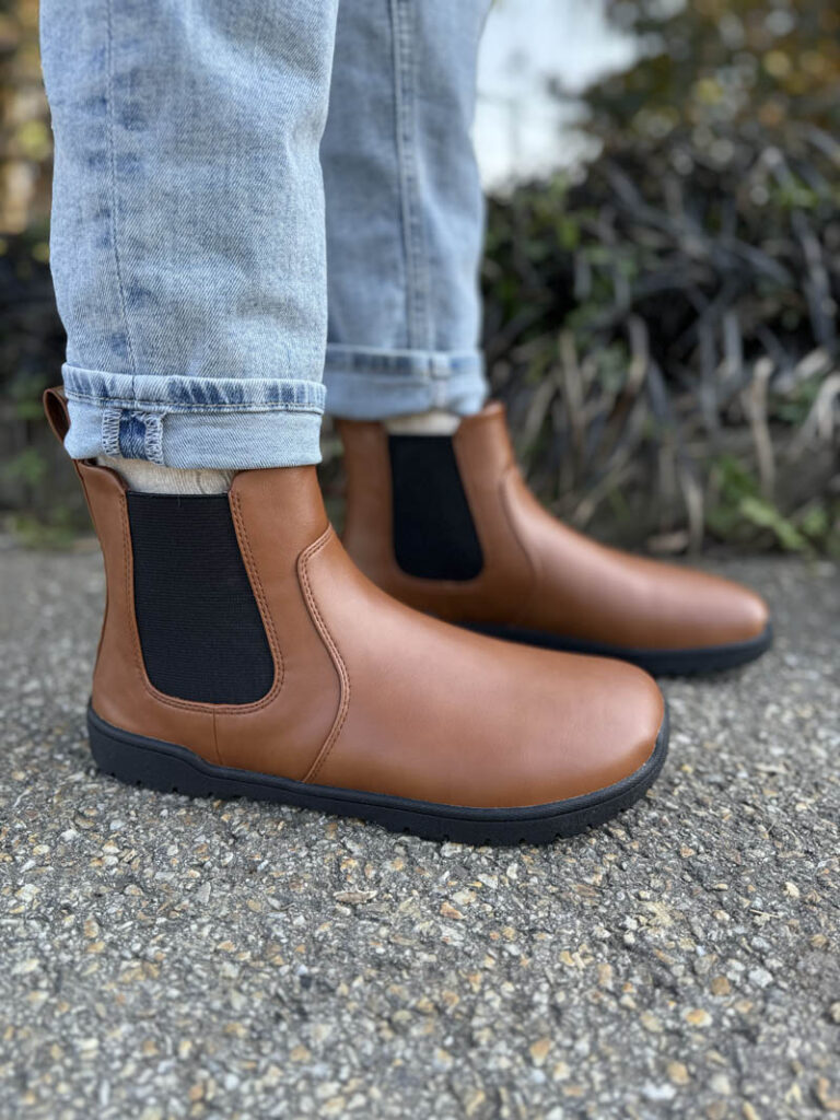 Best Barefoot Chelsea Boots 2025 (Complete Guide) - Barefoot Universe