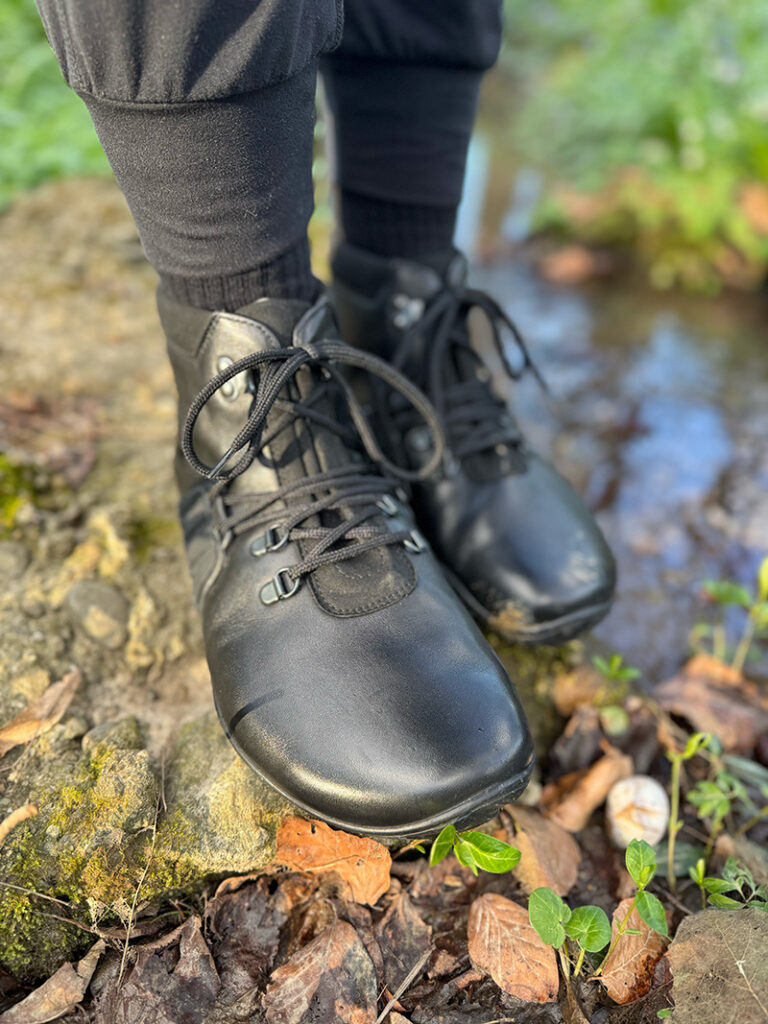 15 Best Barefoot Hiking Shoes & Boots (That Actually Fit Real Feet ...