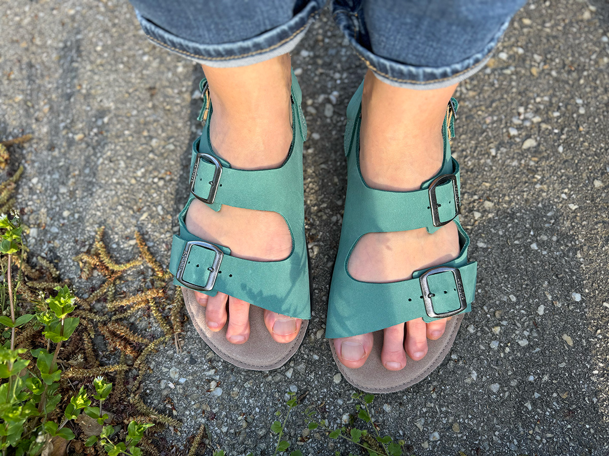 Barefoot Sandals That Look Like Birkenstocks (But Feel Even Better ...